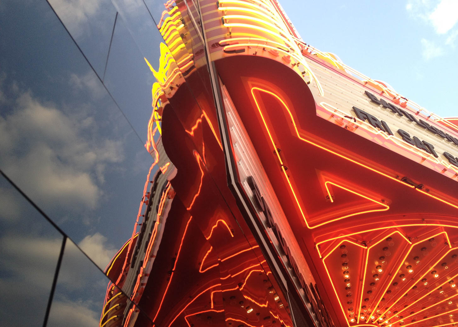 Vitrolite Tiles: Grand Theater - Bullseye Studio